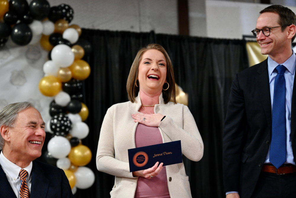 Spotlight: Jenna Dean (TX '22) » Connections Article