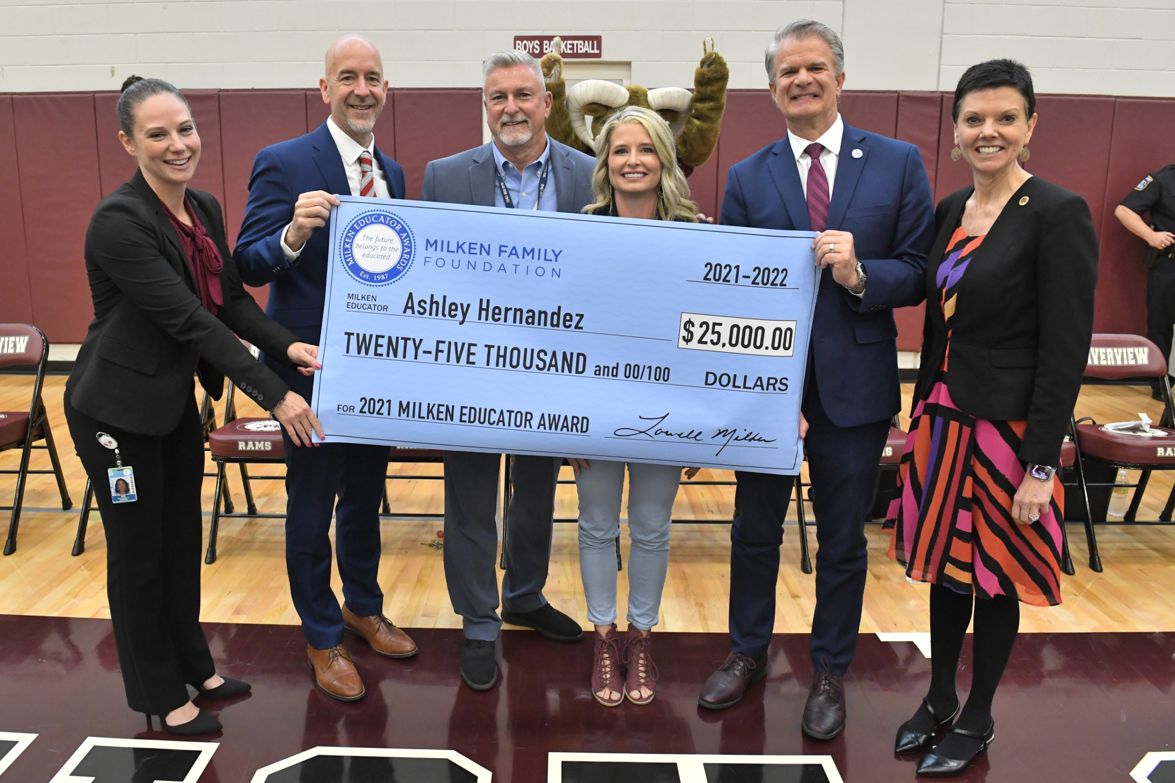 Ashley Hernandez Wins FL Award in Sarasota » Photos