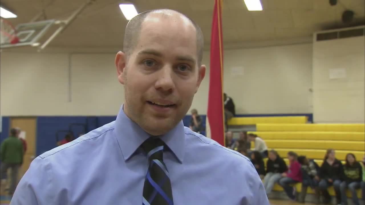 Teacher Kevin Winters “Shocked” by $25,000 for Doing What He Loves » Video